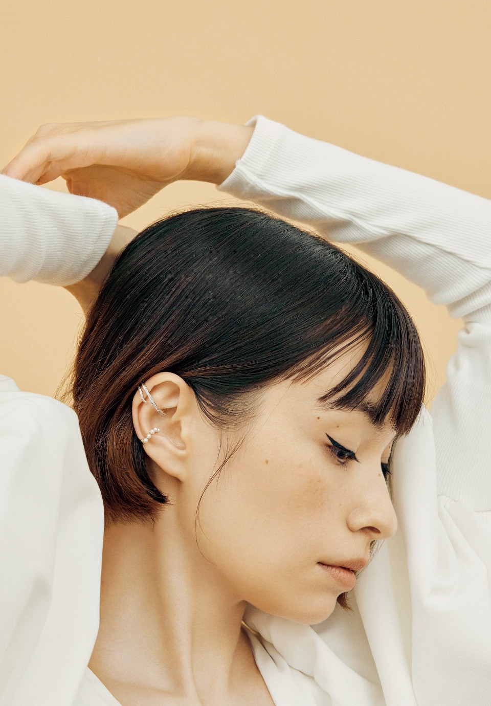 ete“ライナーカフ”で横顔にモダニティを｜【公式】オトナミューズ ウェブ（otona MUSE）