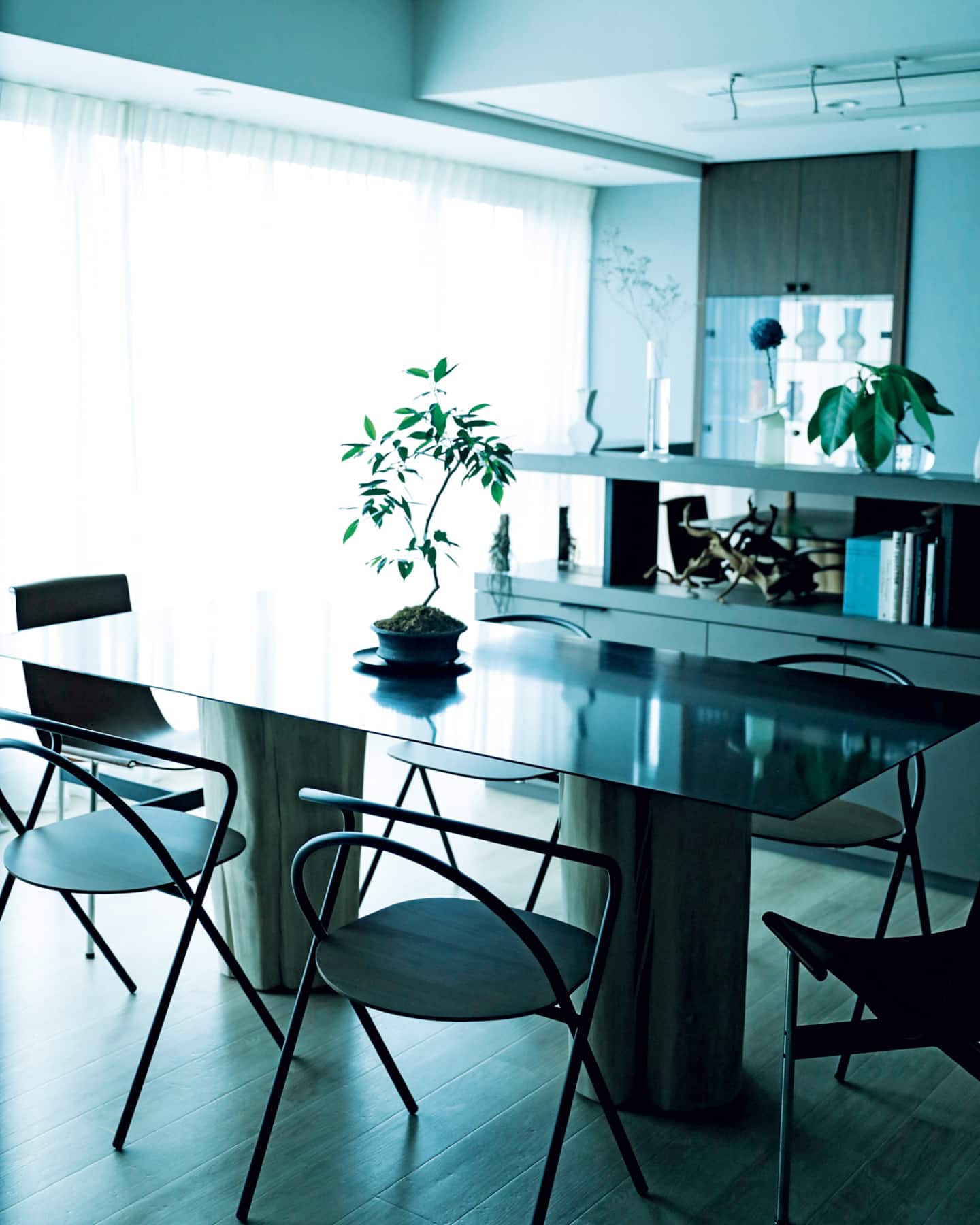 感性を刺激するアートと暮らす。Ameri VINTAGE CEO・黒石奈央子さんのインテリアを大公開！｜【公式】オトナミューズ ウェブ（otona MUSE）