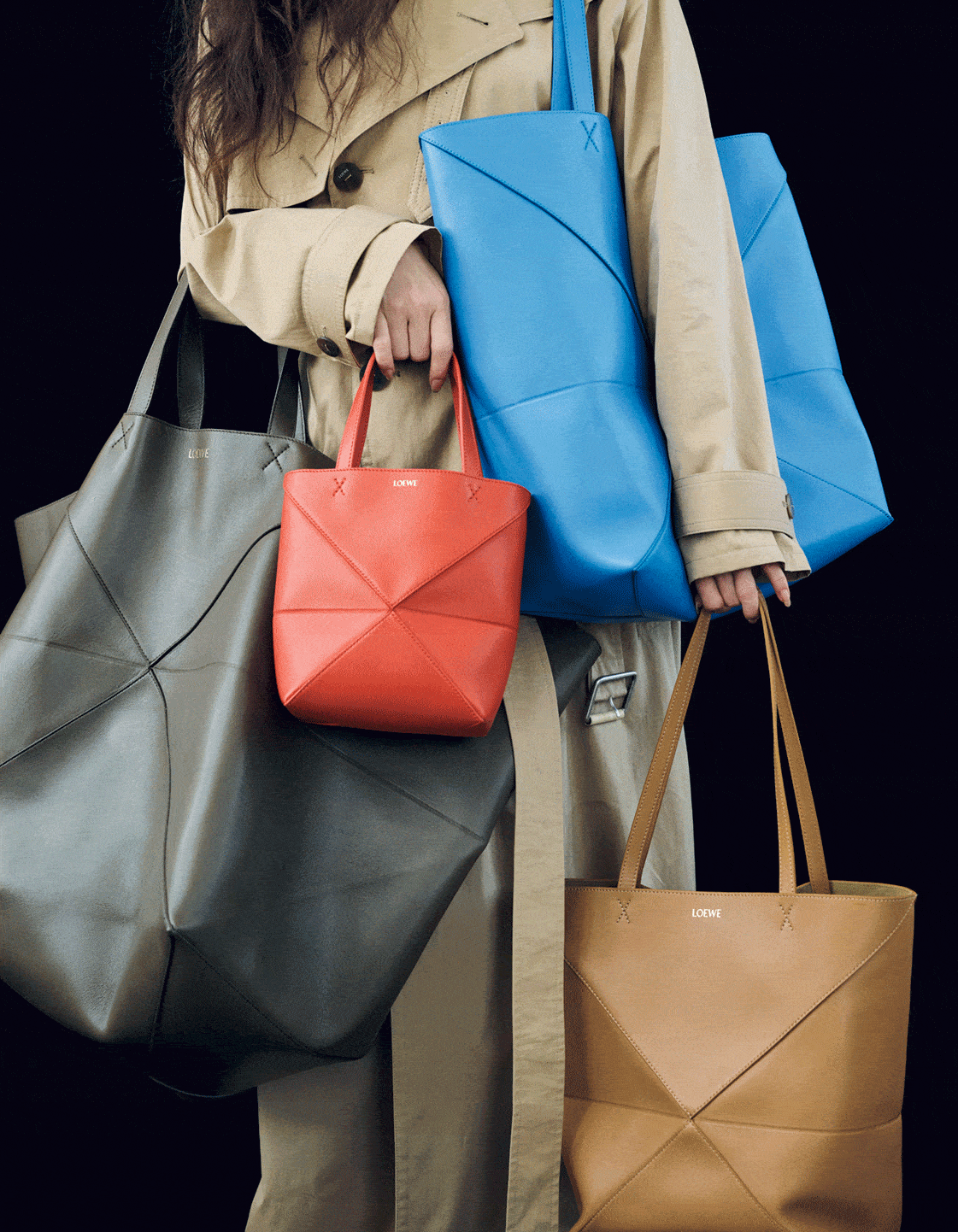 畳めて軽くてビジュアル最高！【ロエベ】の新型「パズルトート」が秋の大ヒットバッグの予感｜【公式】オトナミューズ ウェブ（otona MUSE）