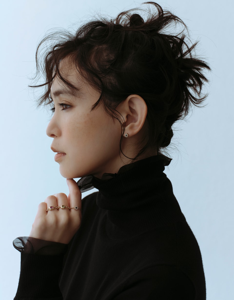 【SIENA ROSE】黒い服を彩る、シエナ ロゼのドレスリングに恋をして｜【公式】オトナミューズ ウェブ（otona MUSE）