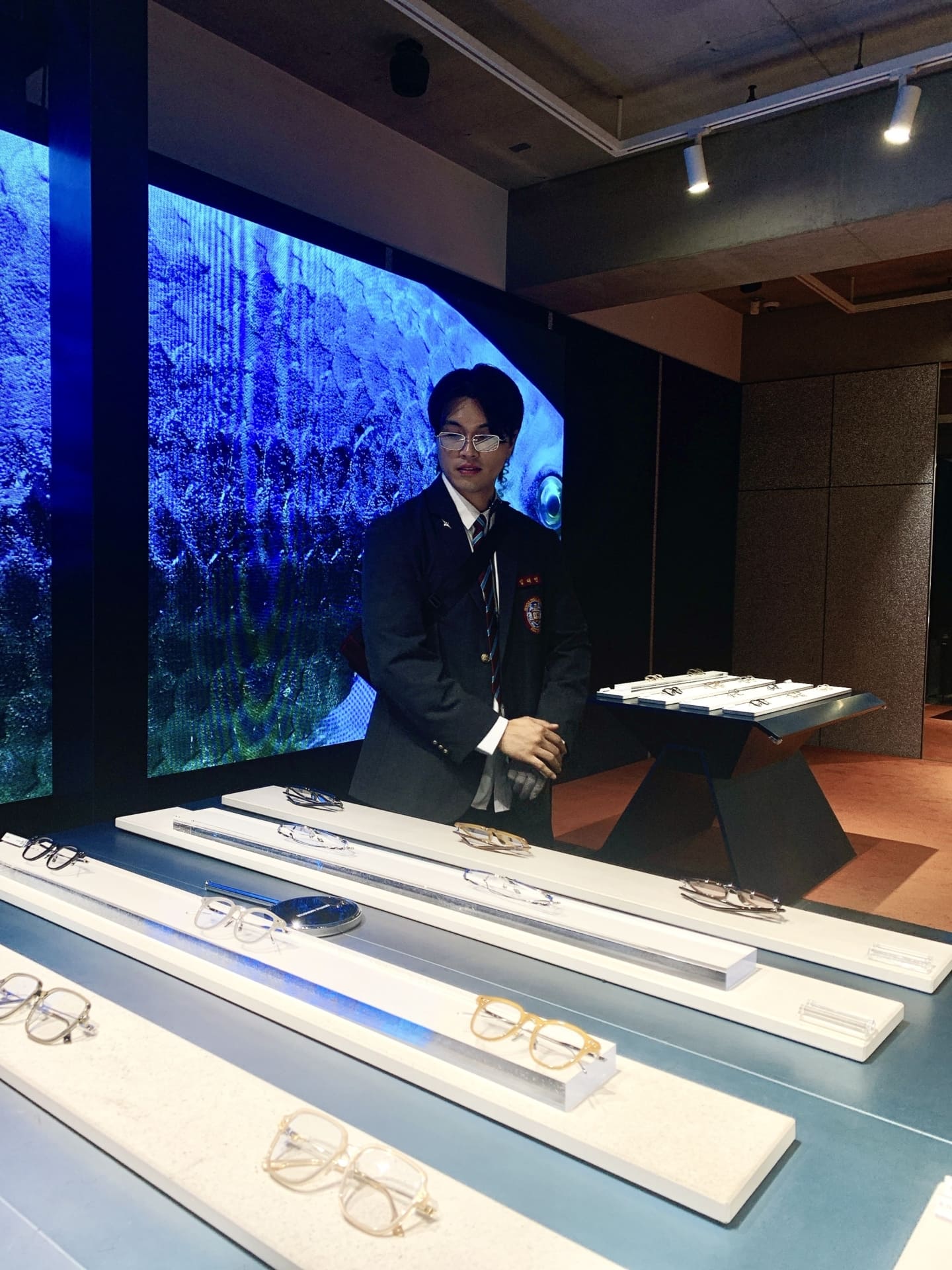 韓国へワープ！ ジェントルモンスターの「GENTLE HIGH SCHOOL 2024 OPTICAL Collection POP-UP」に ...