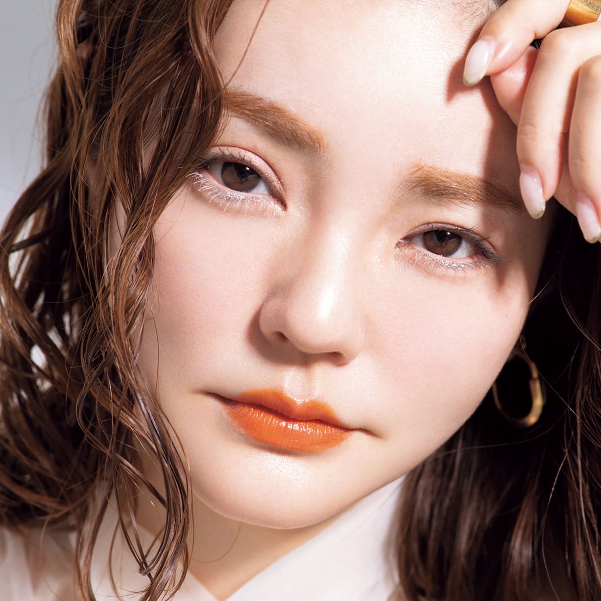 「グリッターと白い下まつ毛で旬顔に」FATUITE ディレクター・藤井明子さんの最旬セルフメイク｜【公式】オトナミューズ ウェブ（otona MUSE）