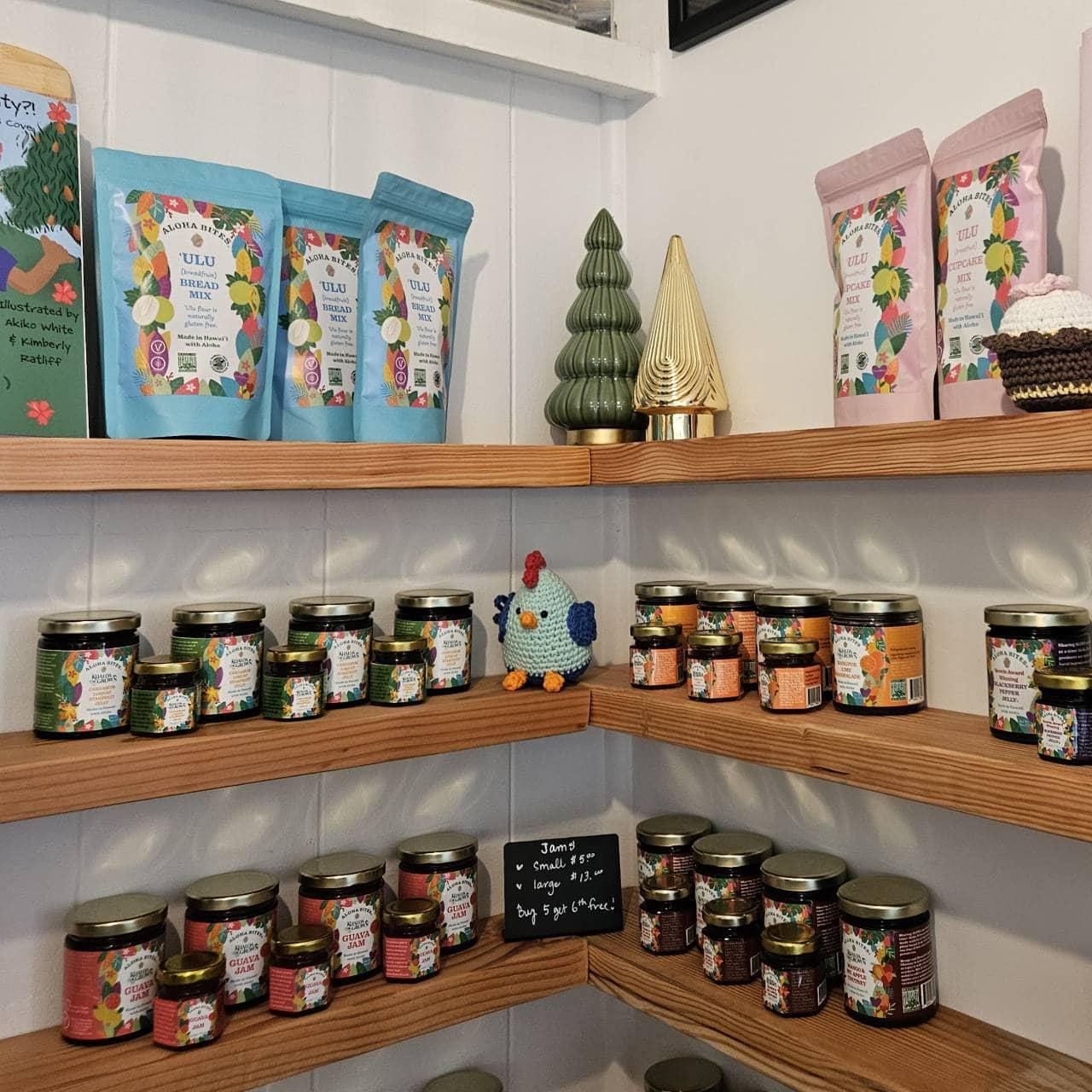 ハワイ・カイルアで発見！2025年マストで訪れたい新名所『ALOHA BITES』『KAILUA HONEY』に行ってきた｜【公式】オトナ ...