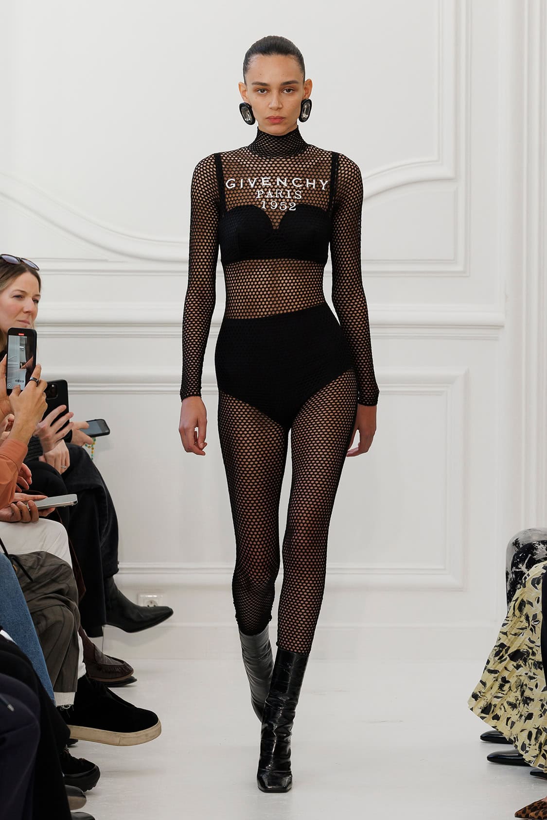 GIVENCHY 2025-26 AUTUMN WINTER_040|GIVENCHY(ジバンシィ GIVENCHY 2025-26 AUTUMN WINTER_040|GIVENCHY(ジバンシィ