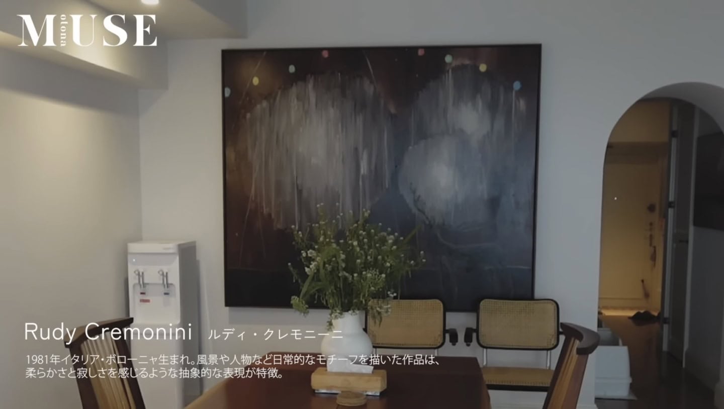 ウェグナーに安藤忠雄の名作家具、現代アートも！ 【舘かおりさん】の素敵過ぎるインテリア大公開｜【公式】オトナミューズ ウェブ（otona MUSE）